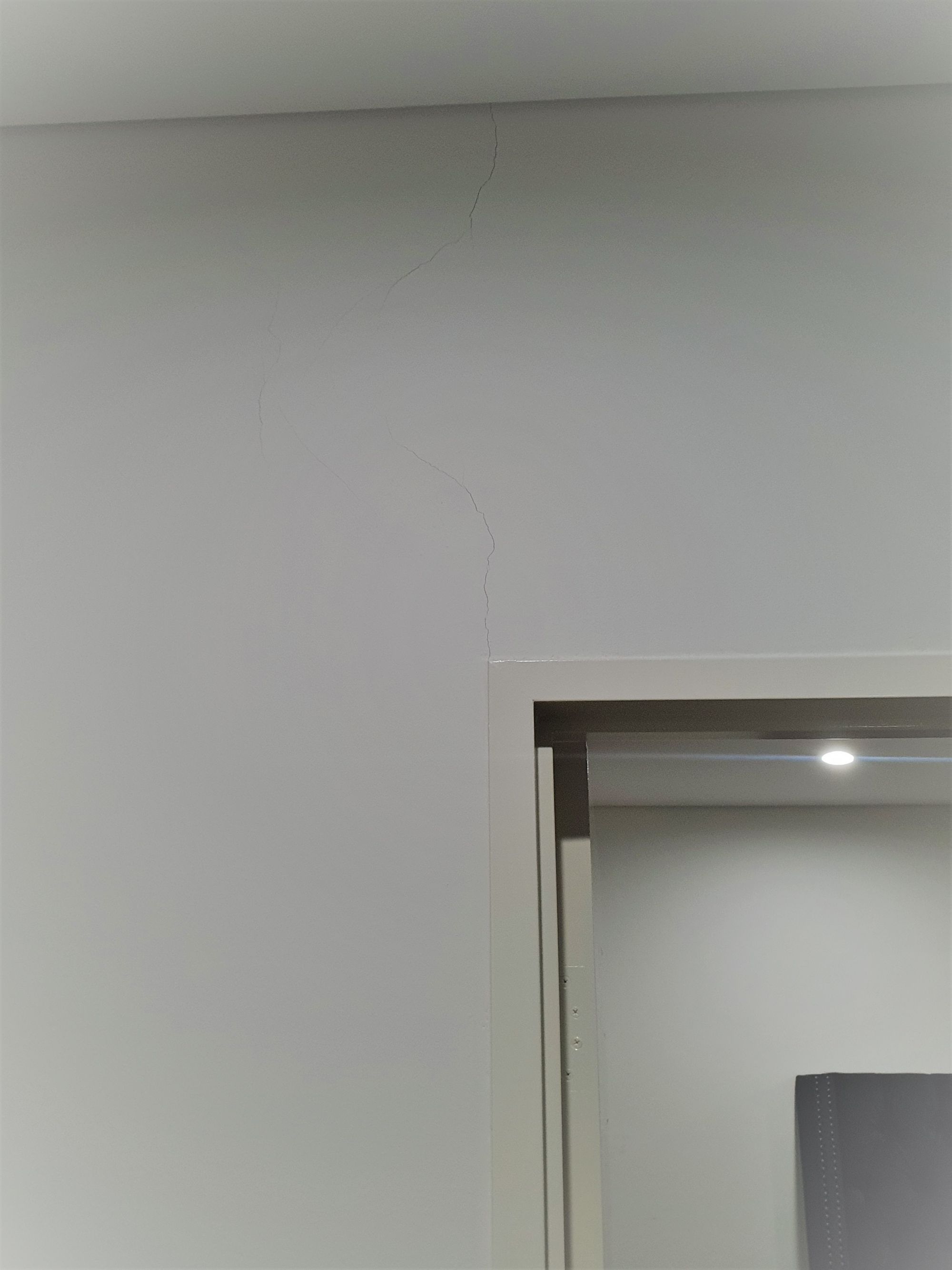Addressing Cracks in Walls and Render - About Homes NT | Darwin Home ...